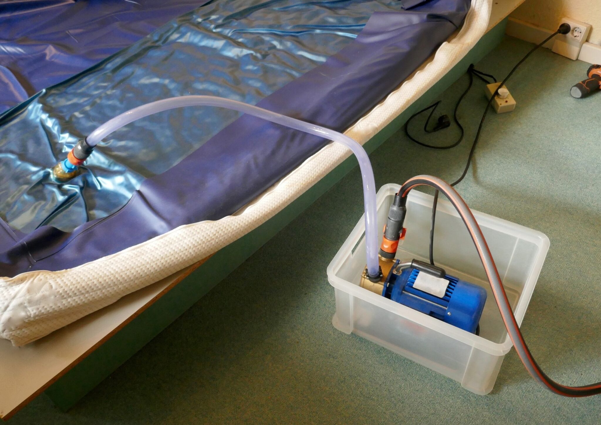 A Waterbed Mattress: Is It Worth It? - Cosy Sleep